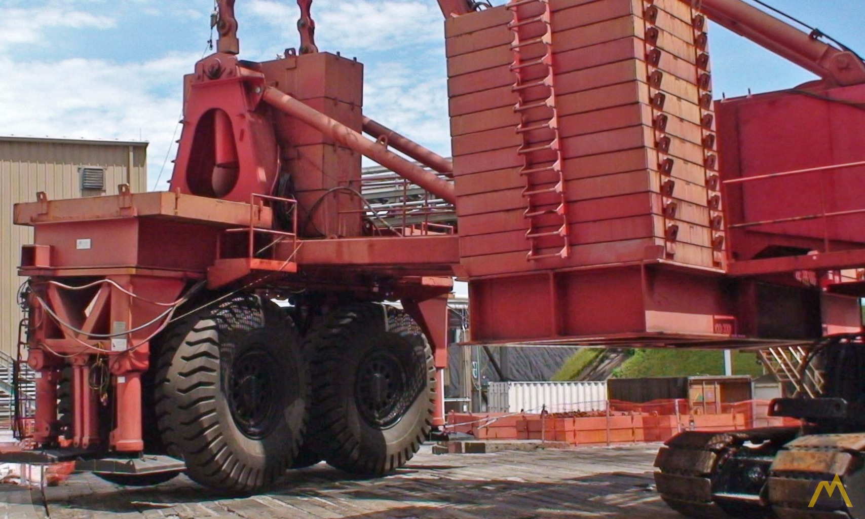 1000t Manitowoc 21000 Lattice Boom Crawler Crane For Sale Hoists