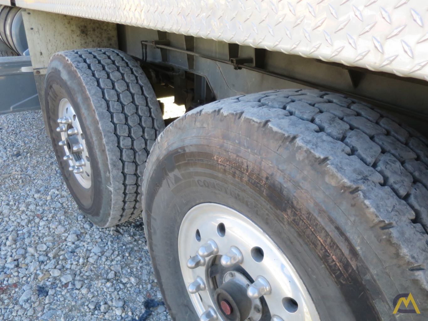 2007 Grove TMS900E 90-Ton Hydraulic Truck Crane with a Strong Chart For ...