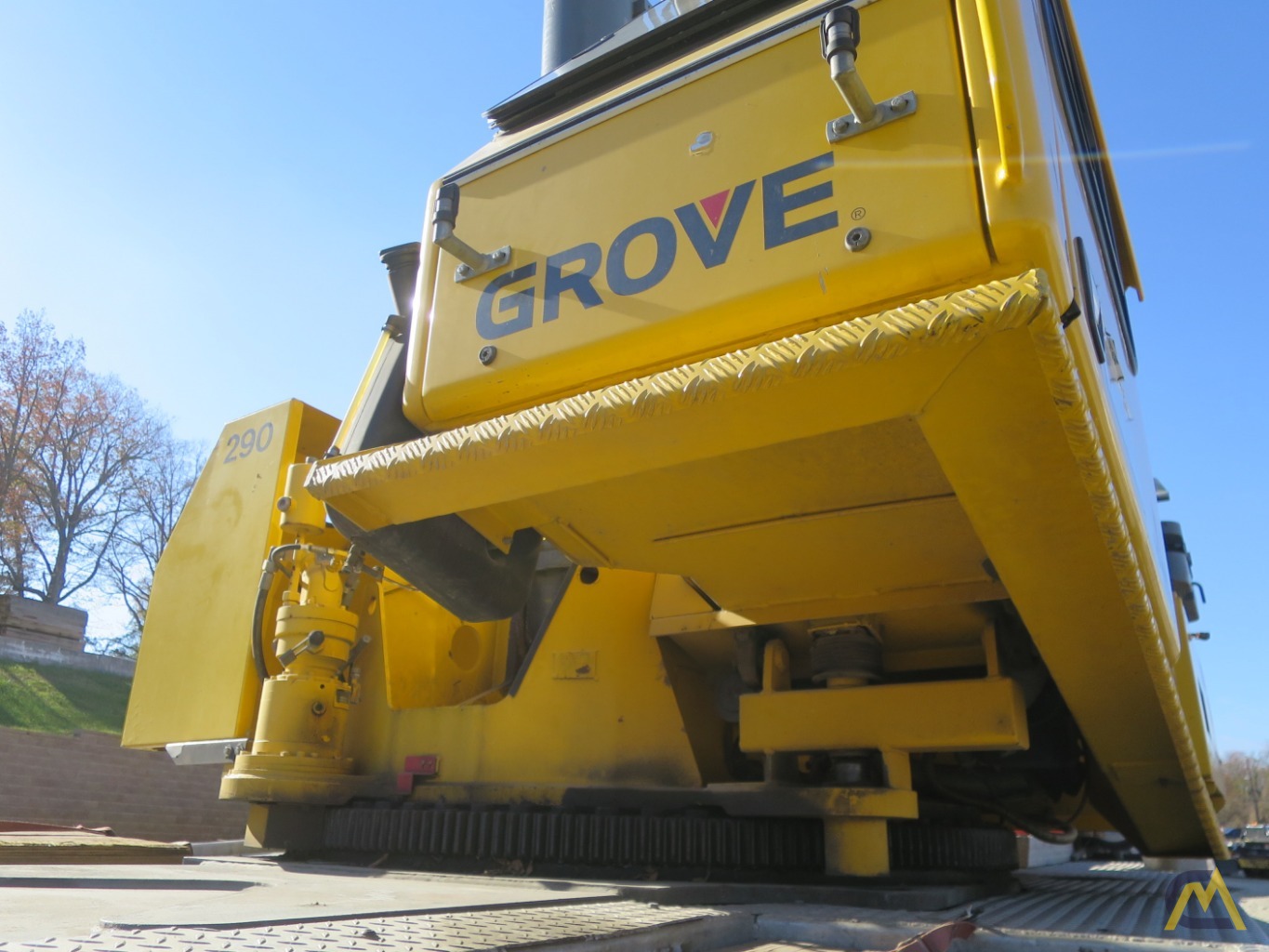 2007 Grove TMS900E 90-Ton Hydraulic Truck Crane with a Strong Chart For ...