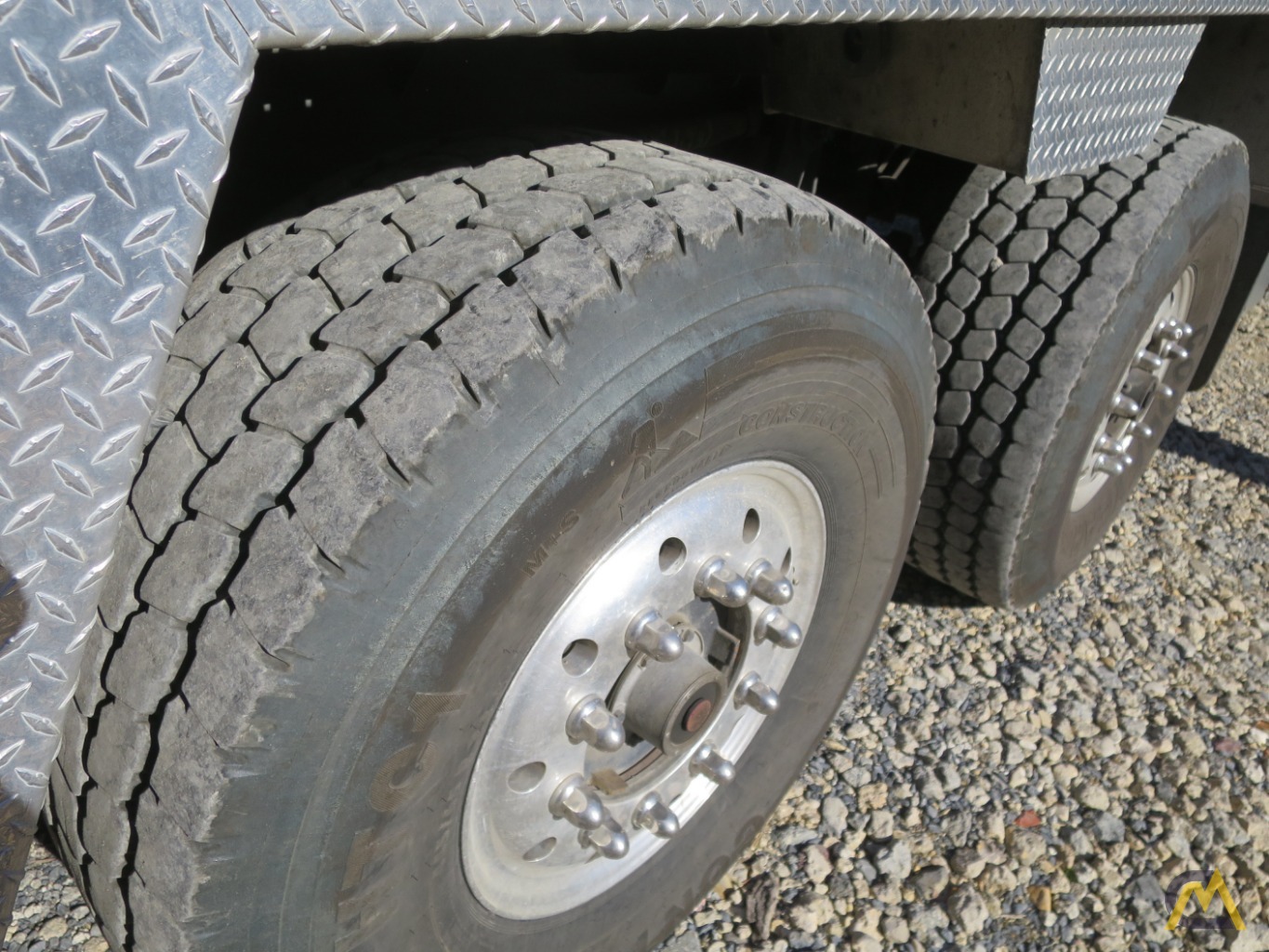 2007 Grove TMS900E 90-Ton Hydraulic Truck Crane with a Strong Chart For ...