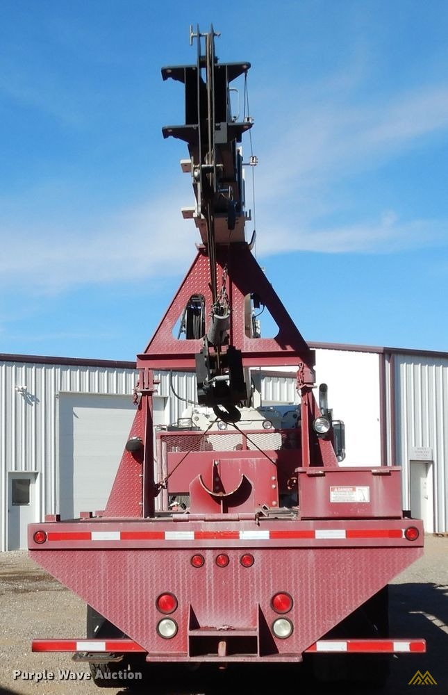 National Series 500E2 / 571E2 Boom Truck on 2014 Peterbilt 365 For Sale (Auction) Crane Trucks ...