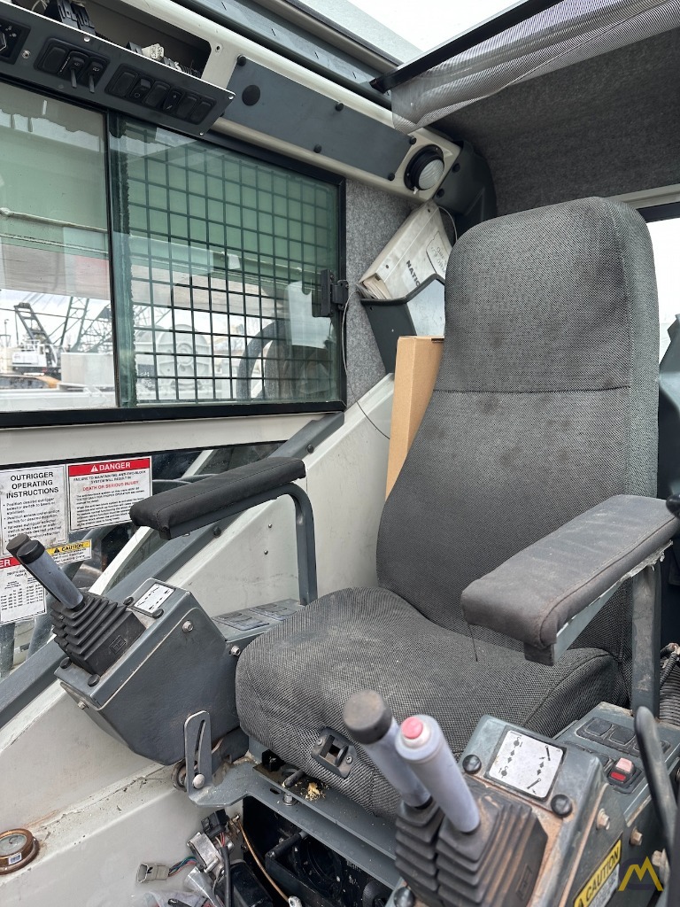 National Series NBT40 / Model NBT40-127 Boom Truck Crane on Peterbilt ...