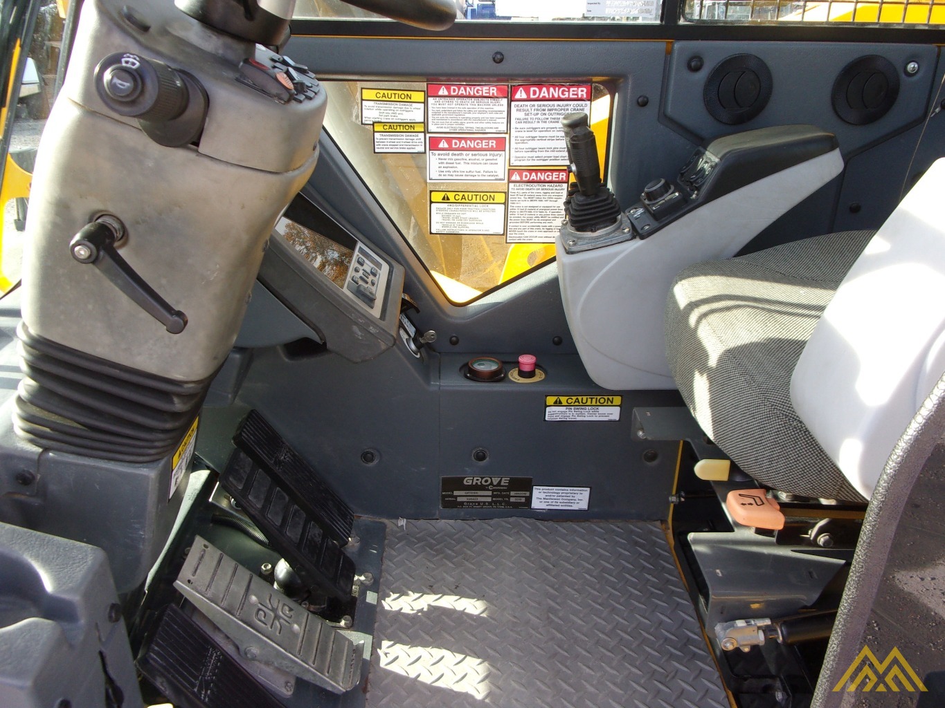 Grove GRT8100 Rough Terrain Crane For Sale Hoists & Material Handlers ...