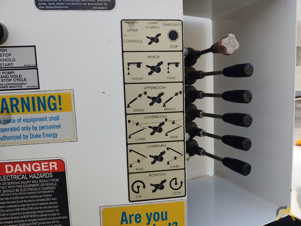 Altec AT40M 45 ft Articulating & Telescopic Material Handling Bucket ...