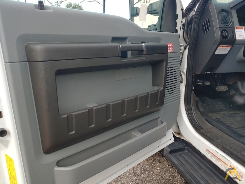 Altec AT40M 45 ft Articulating & Telescopic Material Handling Bucket ...