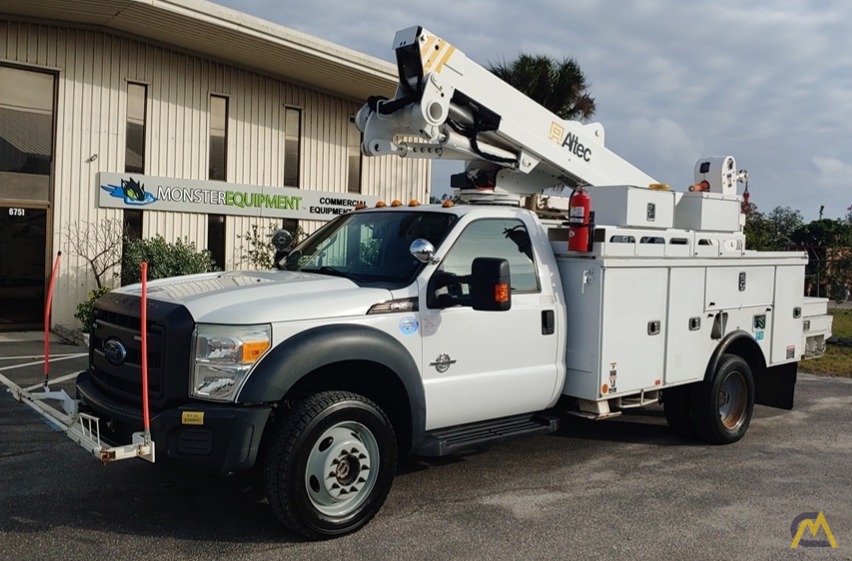 Altec AT40M 45 ft Articulating & Telescopic Material Handling Bucket ...
