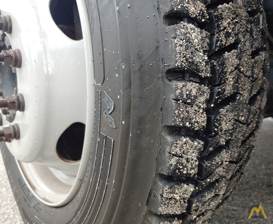 Altec AT40M 45 ft Articulating & Telescopic Material Handling Bucket ...