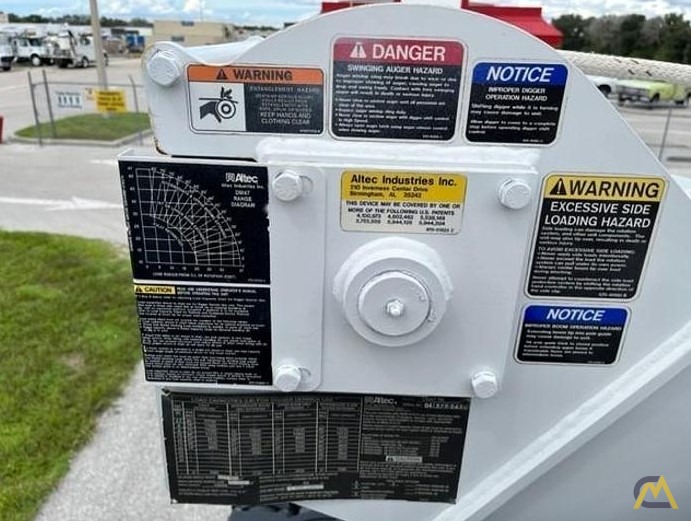 Altec DM47-TR Digger Derrick on International 4300 For Sale Derricks ...