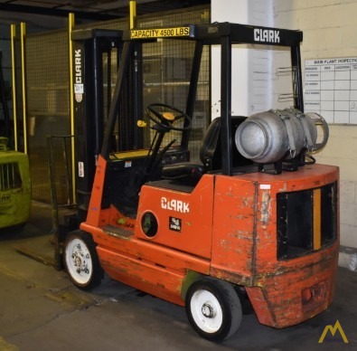 Clark GCS25MB 2.25-Ton Forklift For Sale (Auction) Forklifts ...