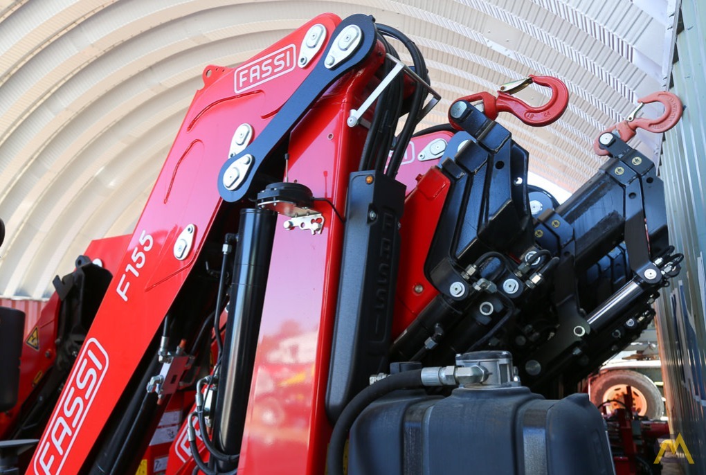 Fassi F155A.2.23 E-Dynamic 5.29-Ton Knuckle Boom Articulating Crane For ...