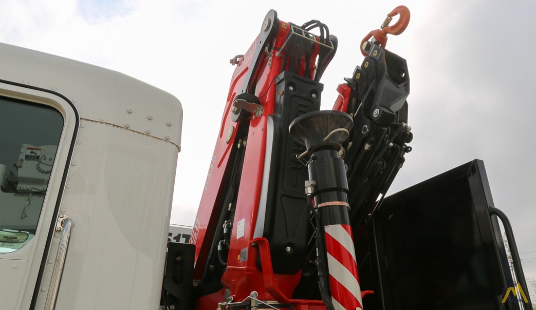 Fassi F335A.2.24 E-Dynamic 12.68-Ton Knuckle Boom Articulating Crane ...