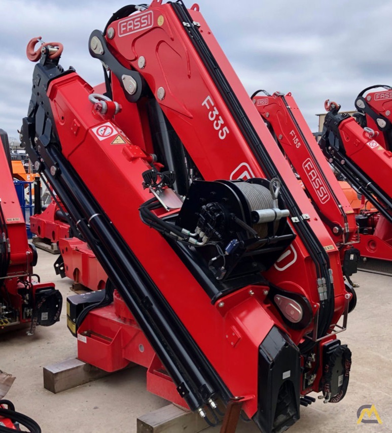 Fassi F335A.2.24 E-Dynamic 34.94-Ton Knuckle Boom Articulating Crane ...