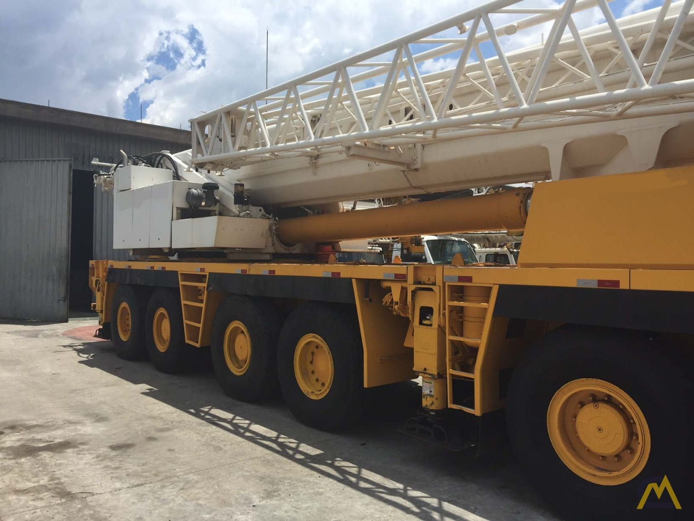 Grove GMK6220 220-Ton All Terrain Crane For Sale Hoists & Material ...