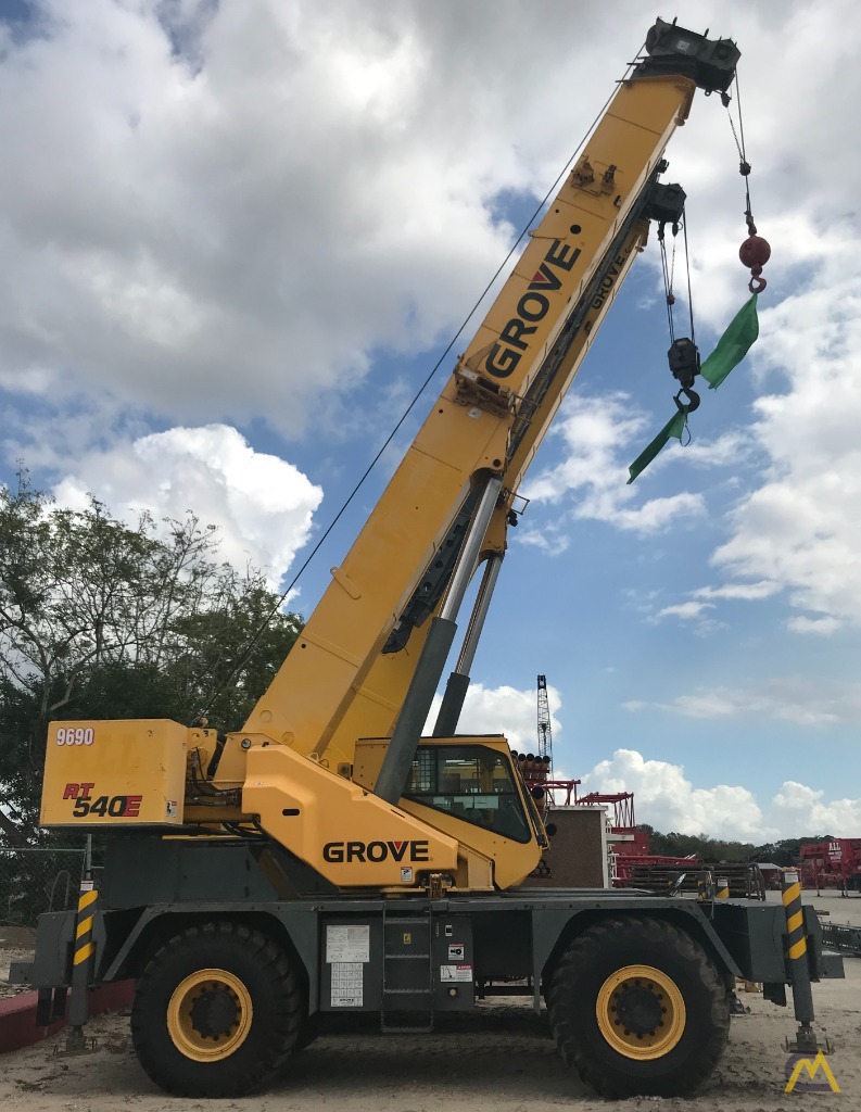 Grove RT540E 40-Ton Rough Terrain Crane For Sale Hoists & Material ...