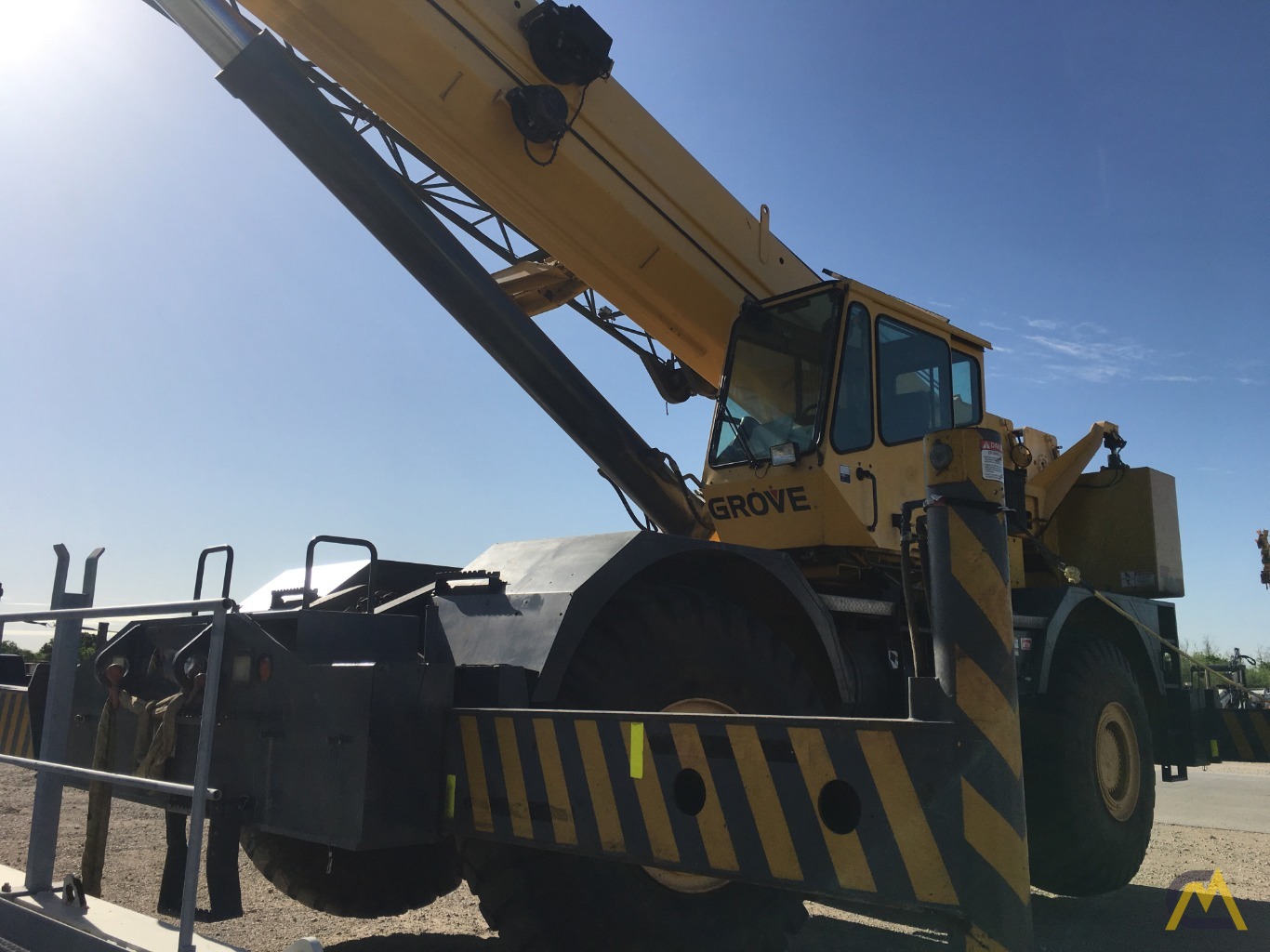 Grove RT890 90-Ton Rough Terrain Crane For Sale Hoists & Material ...