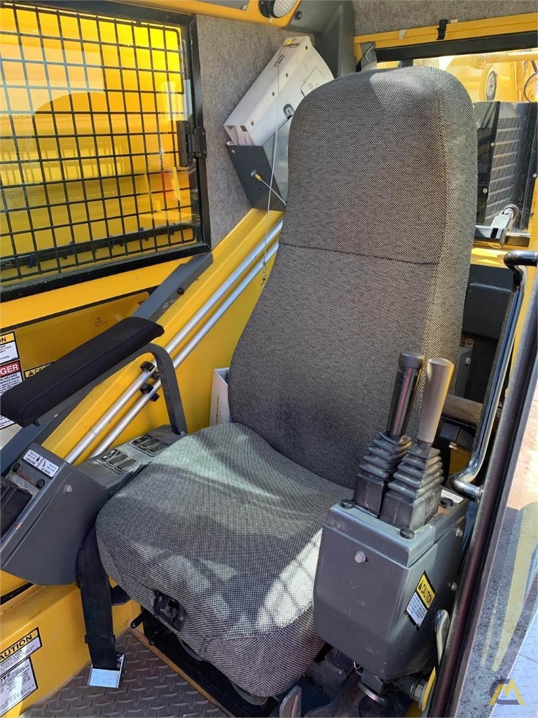 Grove RT890E 90-ton Rough Terrain Crane For Sale Hoists & Material ...