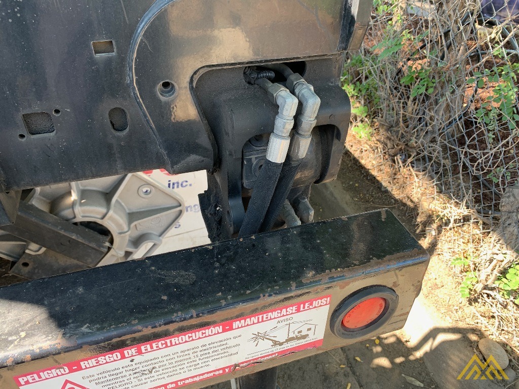 Hiab XS 166 DL-3 HiPro Articulating Knuckle Boom Crane on Mack GU813 ...