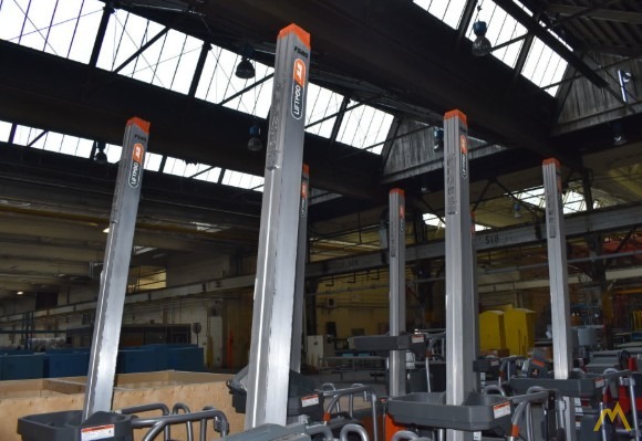 JLG Liftpod FS80 .15-Ton Vertical Mast Lift For Sale (Auction) Lifts ...