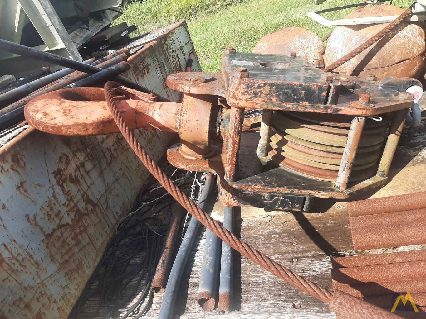 Johnson 40-Ton 4-Sheave Hook Block Accommodating 3/4" Wire Rope ...