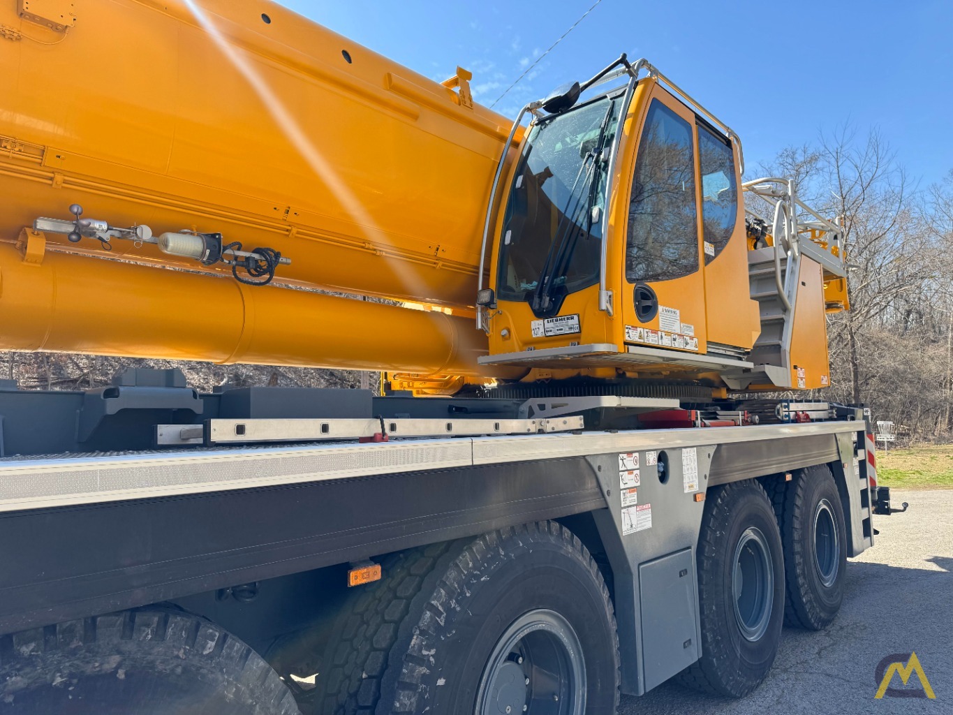 Liebherr LTM 1230-5.1 275 US Ton Class (230 Metric Ton) All Terrain ...