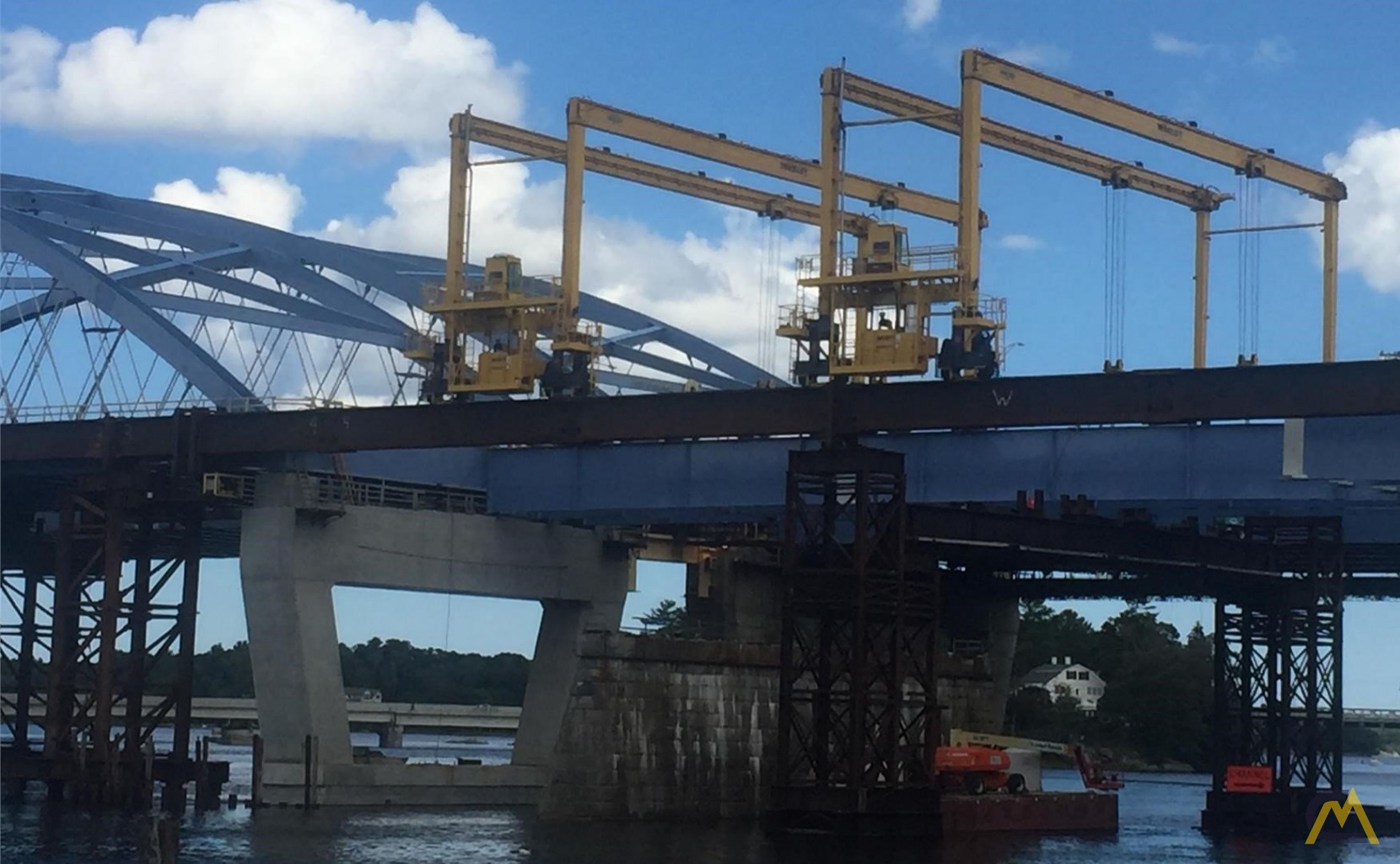 Mi-Jack Rail MJ 85 Mounted Gantry Cranes For Sale Hoists & Material ...