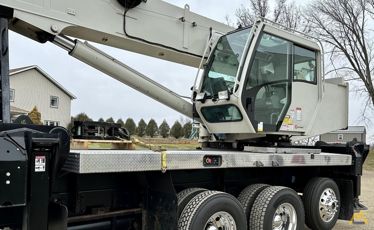National NBT45-1 Model NBT45-127 Boom Truck Crane on Peterbilt 567 For ...