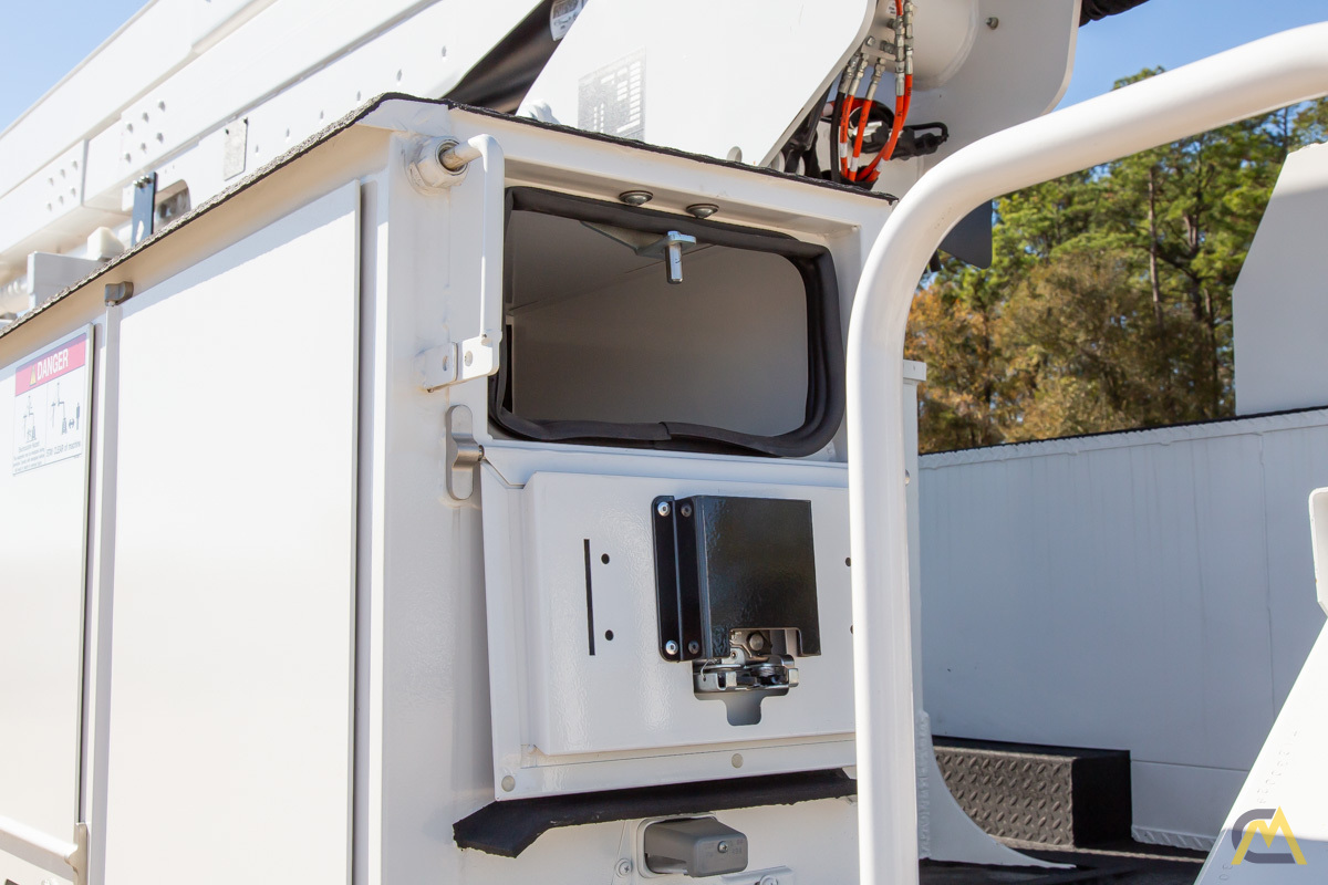 New Versalift VN-555-MHI on Freightliner M2 106 For Sale Bucket Truck ...