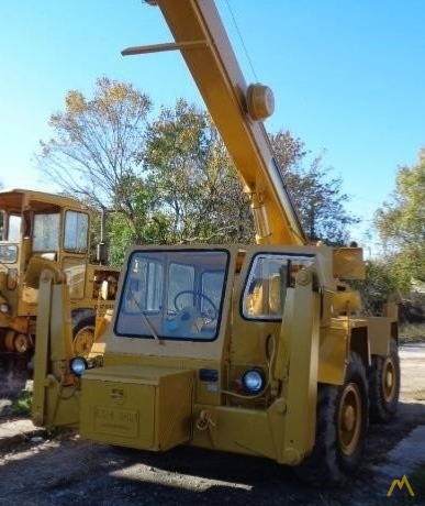Fresh Paint LOW HOURS on this P&H CENTURY 110D 10-ton Down Cab Rough ...