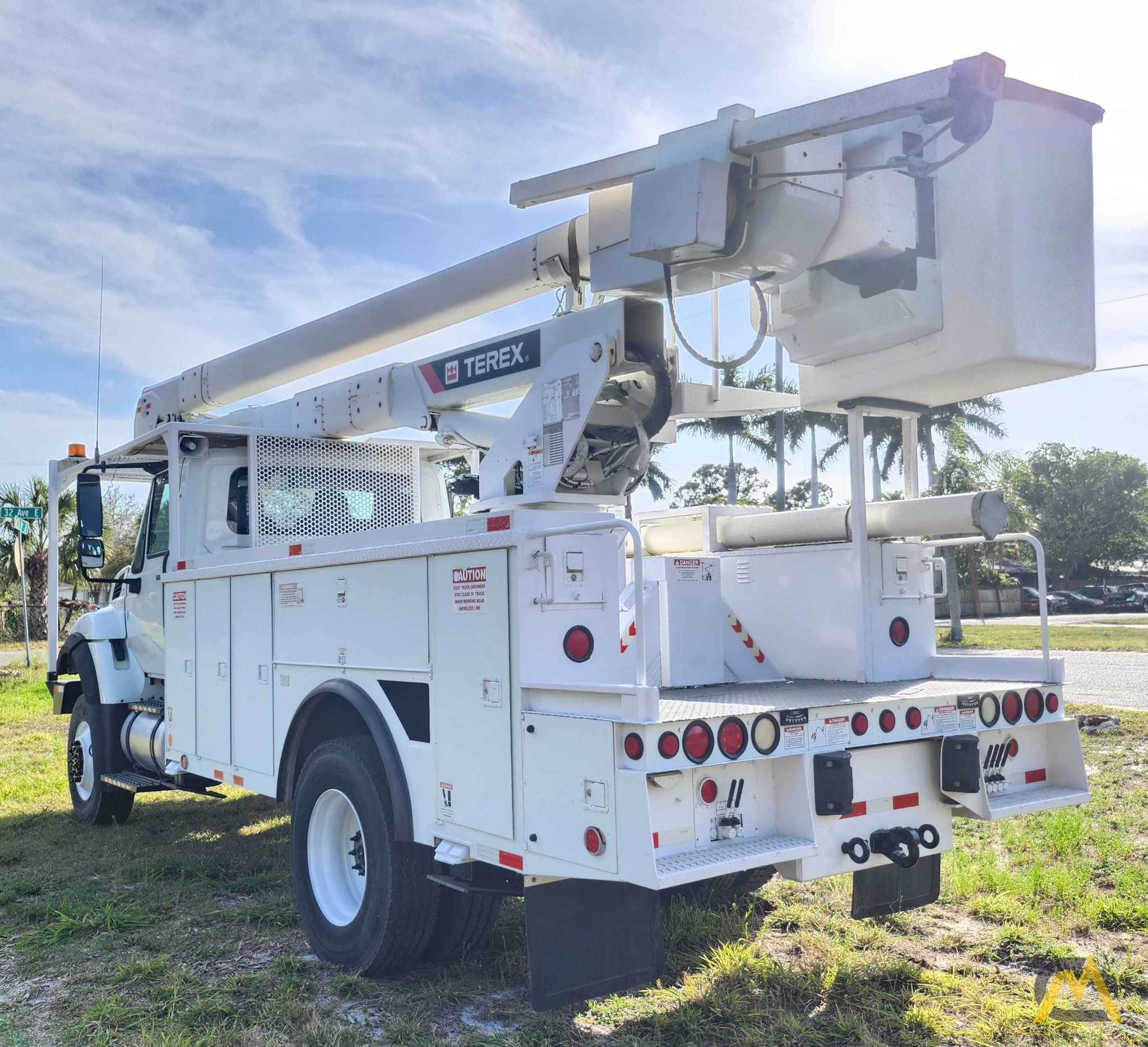 Terex 5TC-55 Bucket Boom on 2014 International 7300 4x4 Reg Cab Utility Truck - F92771 For Sale ...