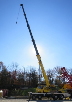 2007 Grove TMS900E 90-Ton Hydraulic Truck Crane with a Strong Chart For ...