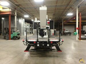 Elliott M43R Sign Crane on 2023 Ford F550 Reg Cab Flatbed Truck ...