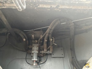 Grove GMK6250L 250-Ton All Terrain Crane For Sale Hoists & Material ...