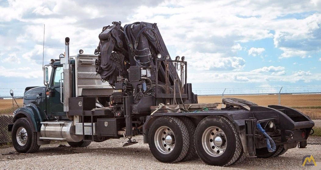 Tractor-Mounted Hiab 550-6 on IHC with CAT C15 For Sale Articulating ...